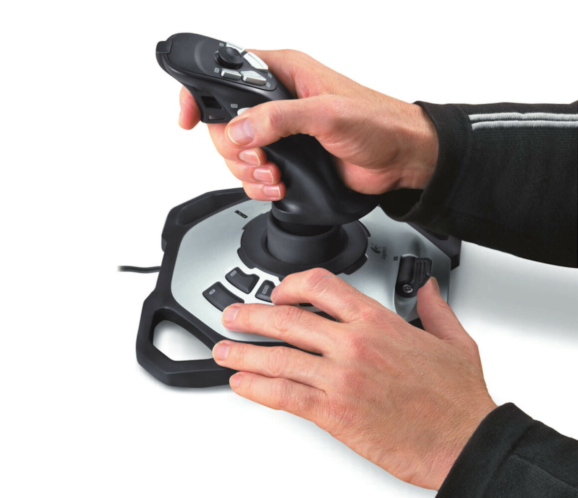 Review: Logitech Extreme 3D Pro, o melhor joystick "custo x benefício ...