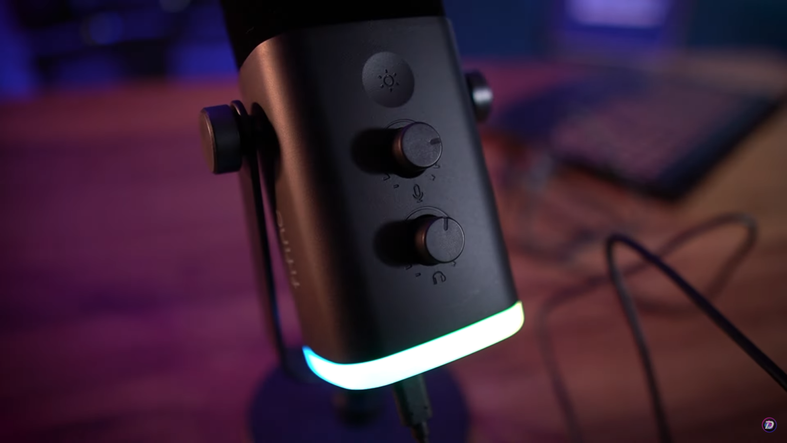 Testamos o Fifine AM8, um microfone com bom custo-benefício